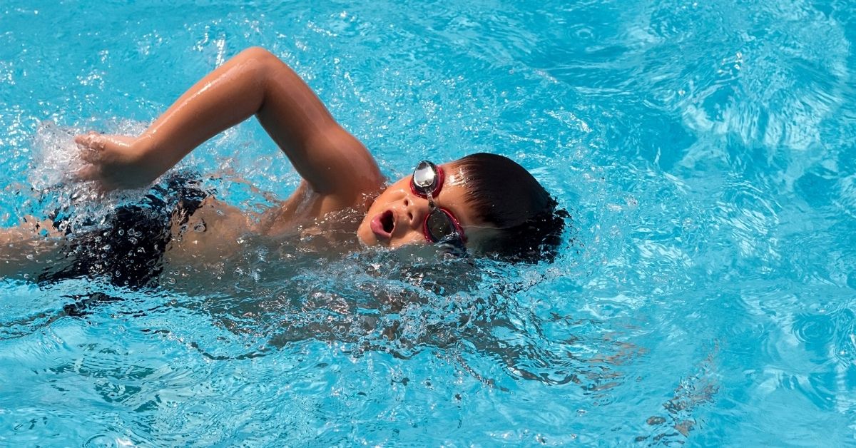 How to Recognize the Signs of a Drowning Child