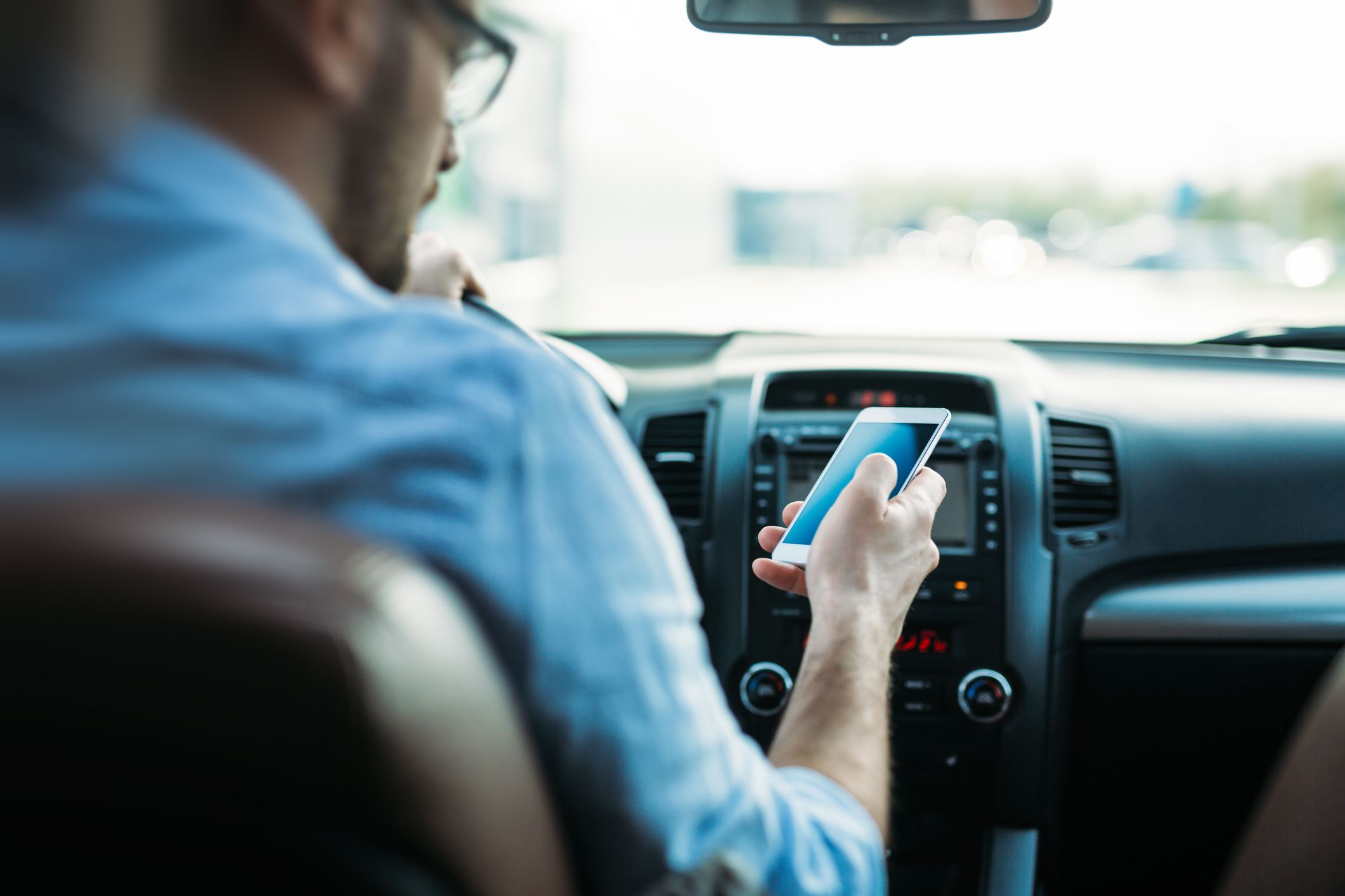 How to Eliminate Distractions Behind the Wheel